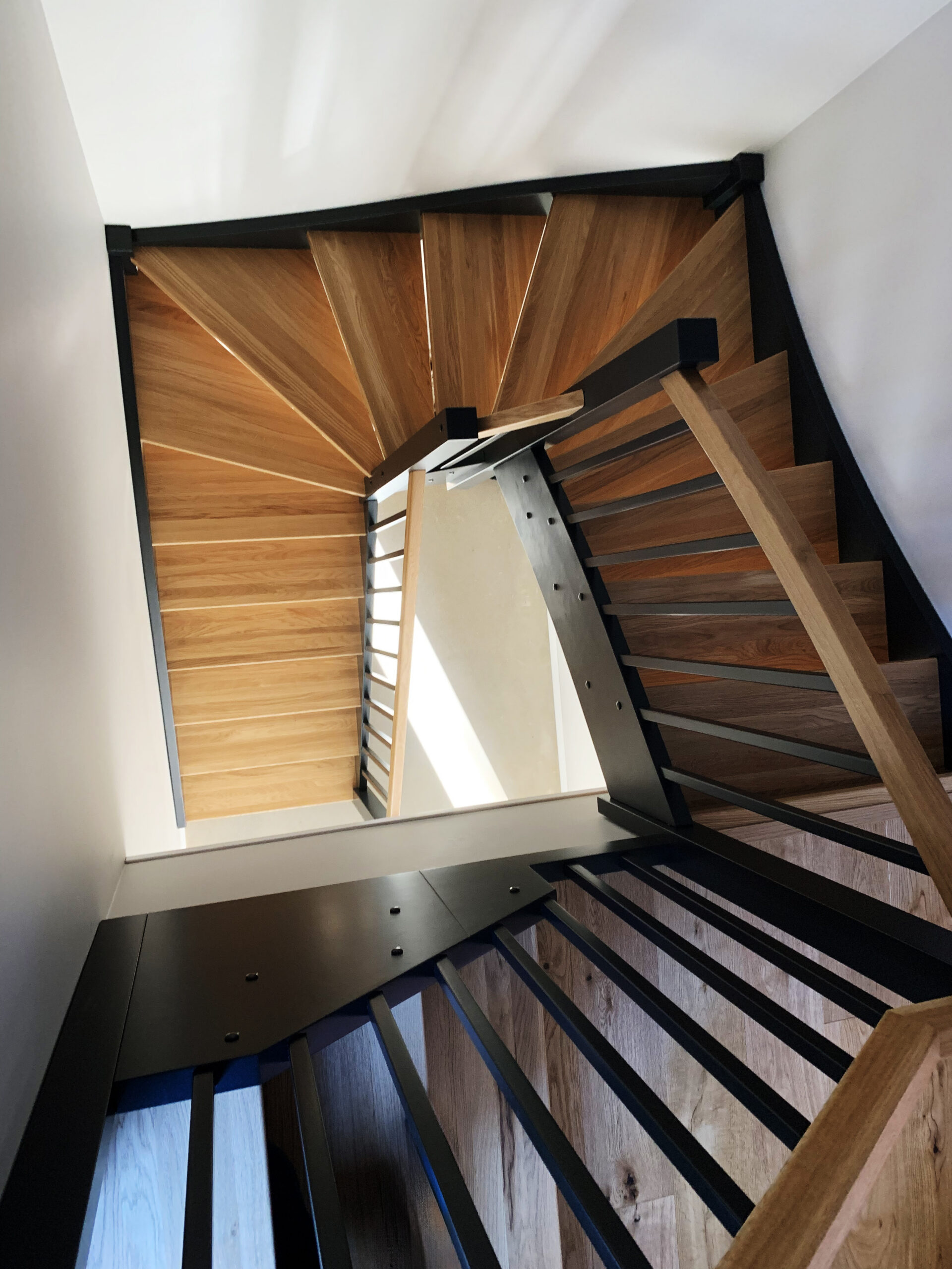U-shaped staircase with brushed oak steps - STAIR24